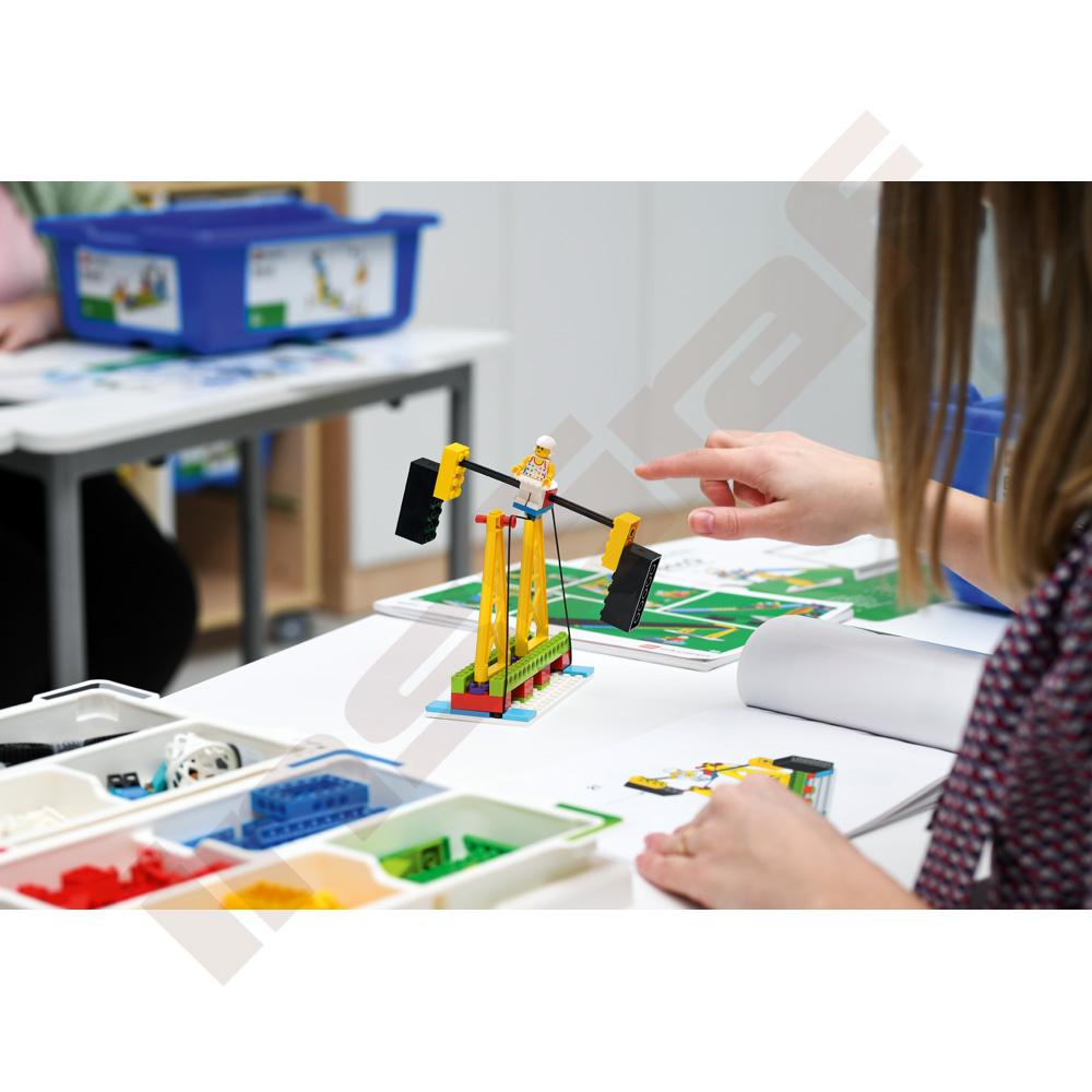 LEGO® Education BricQ Motion Essential Set | LEGO45401 | e-shop Insgraf